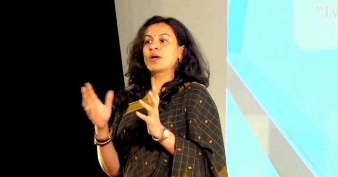 नहीं बचा पाई खुद की शादी, आज दूसरों की शादी टूटने से बचा रही है ये महिला